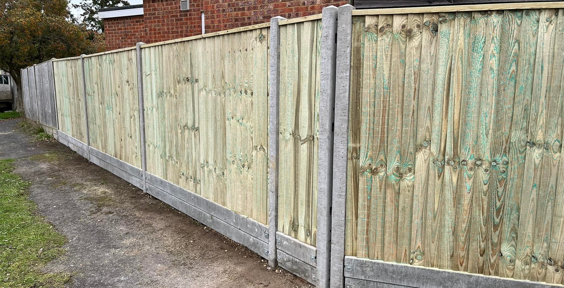 Bass Fencing & Landscaping - Hampshire